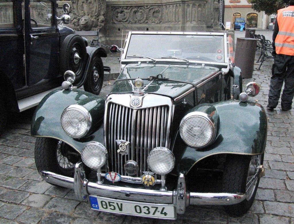 Vášeň jménem veteráni. Auta, s nimiž ožívá historie - Aktuálně.cz