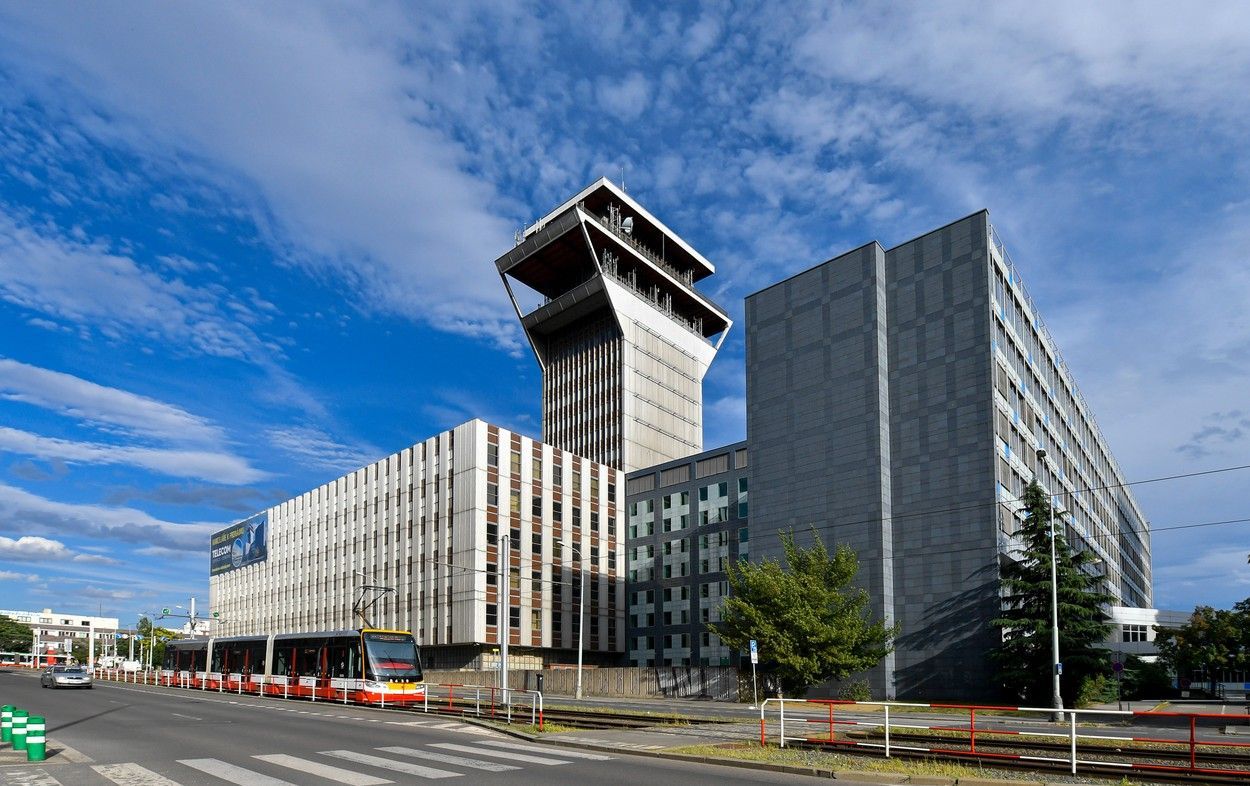 Ústřední telekomunikační budova, UTB, telekomunikace, Olšanská ulice ...