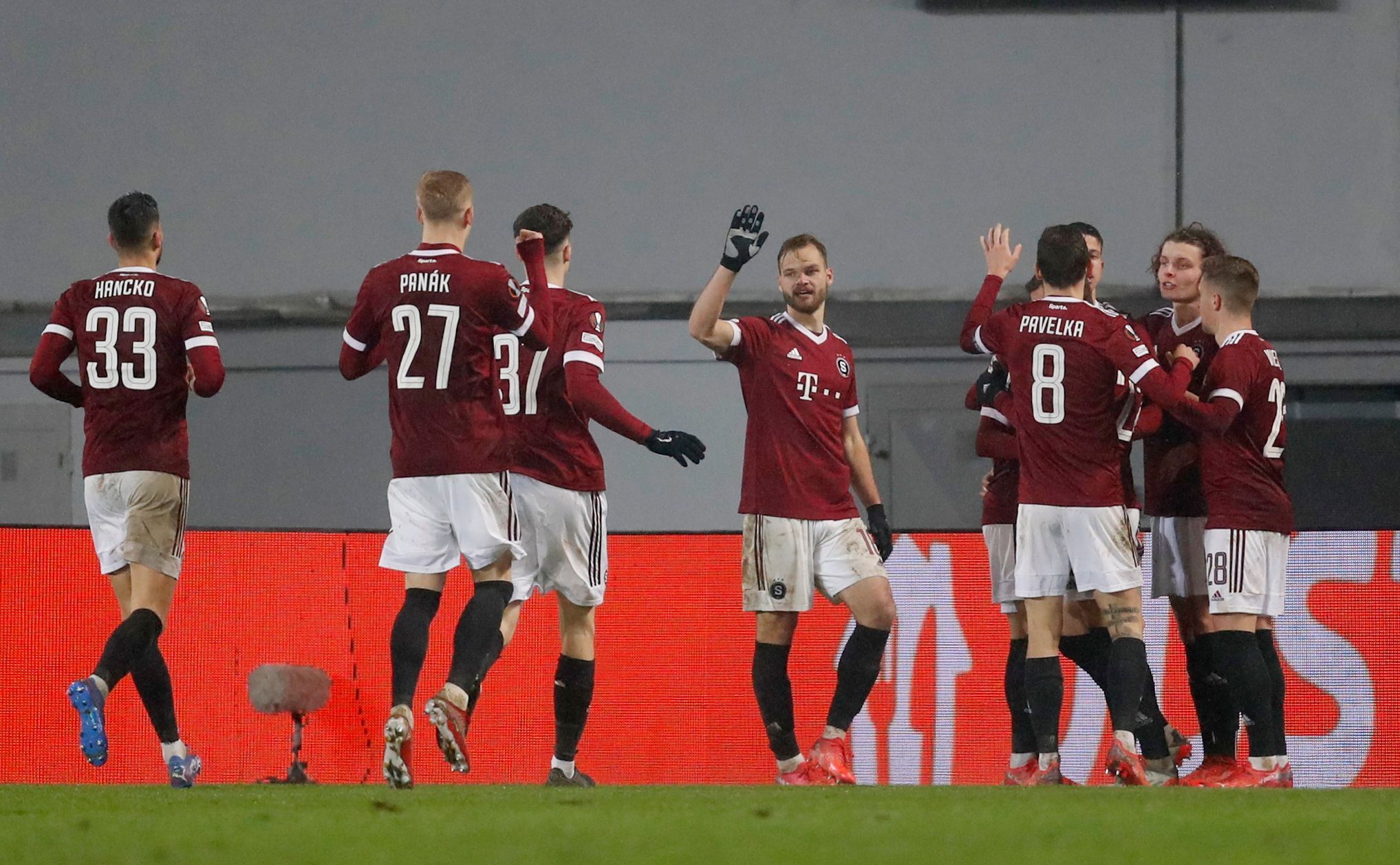 fotbal, Evropská liga 2021/2022, Sparta Praha - Bröndby Kodaň, radost ...