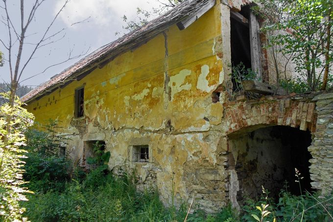 Ivan Roubal: Bestiální vrah a tajemství prokleté usedlosti Pohádka na ...