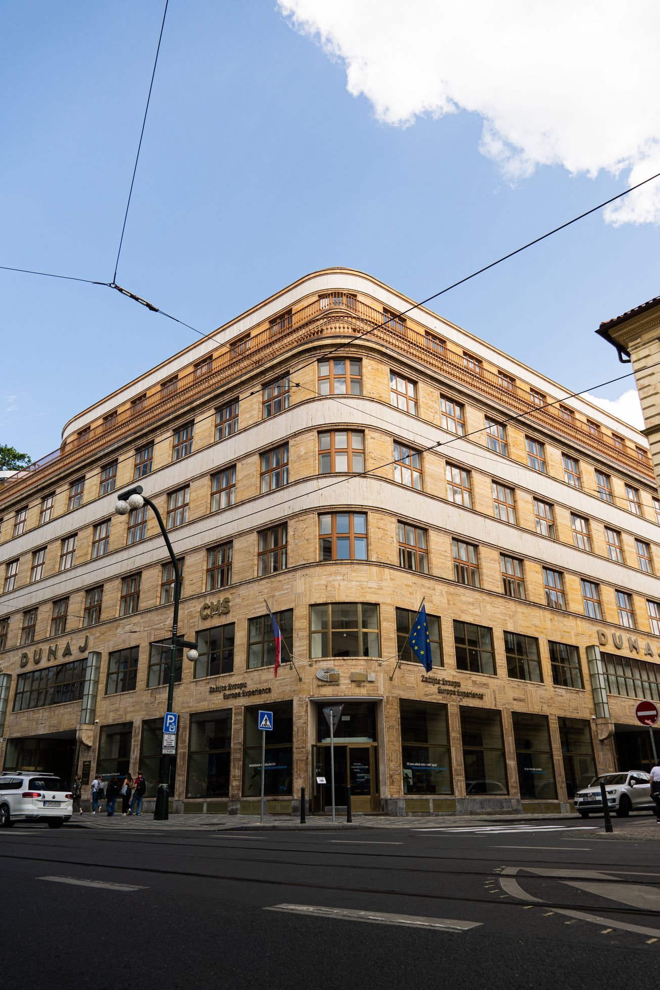 Před a Po aneb Proměna nablýskaného Paláce Dunaj. Navazuje na zlaté ...